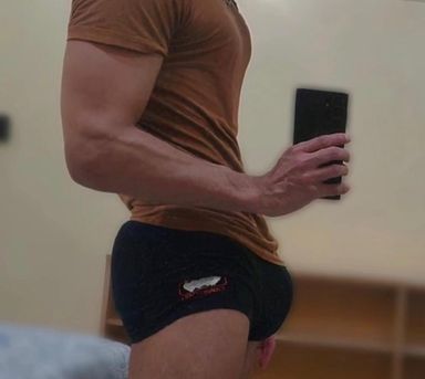 Best Gay OnlyFans Accounts in January 2026 | Fansearch